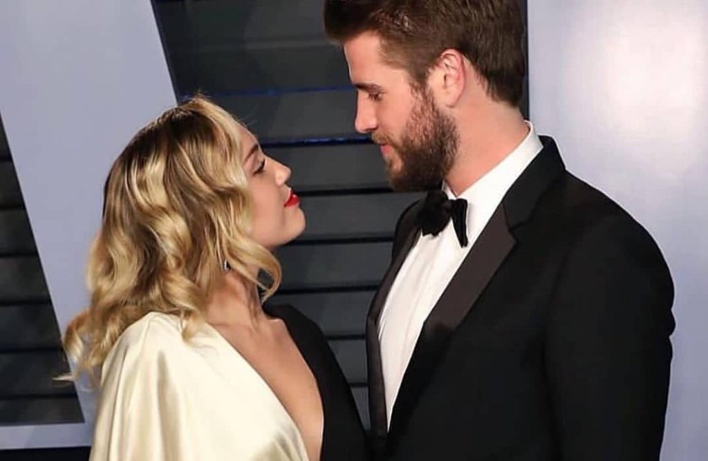 Miley Cyrus Diz Que O Ex Marido é Um Demónio